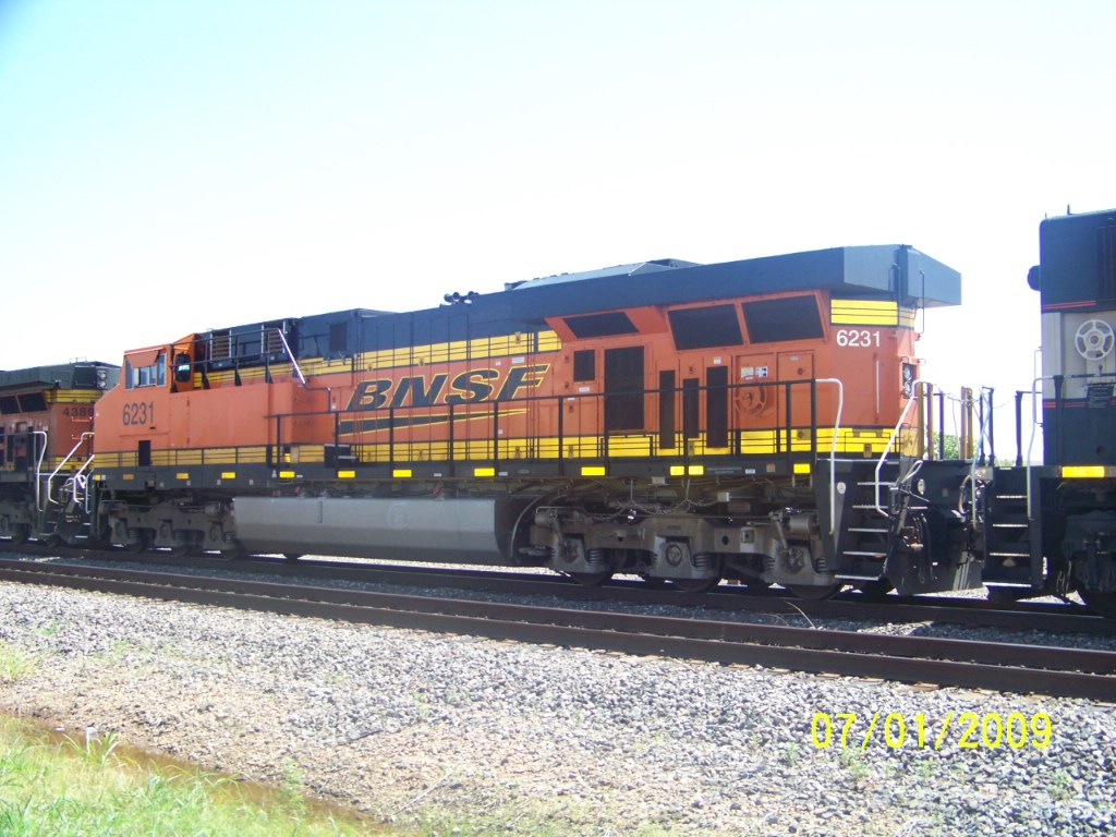 BNSF ES44AC 6231